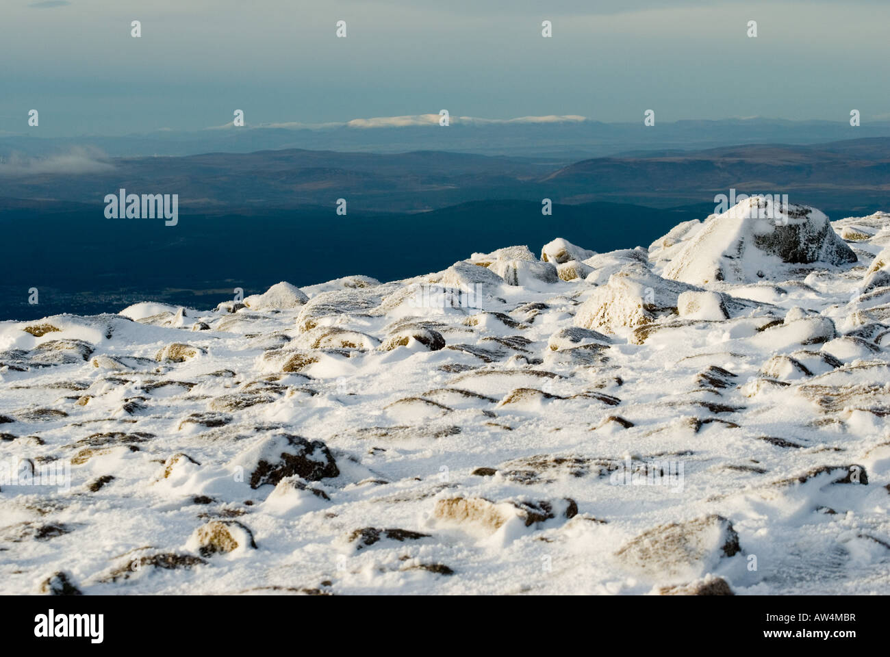 foreground snow edge with blue distant sky Stock Photo - Alamy