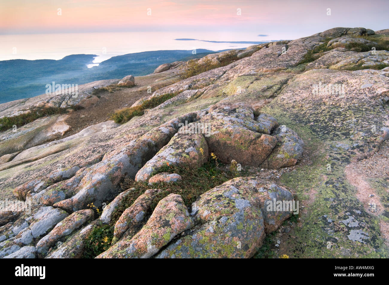 Sunrise view from atop Cadillac Mtn The highest peak on the eastern US ...