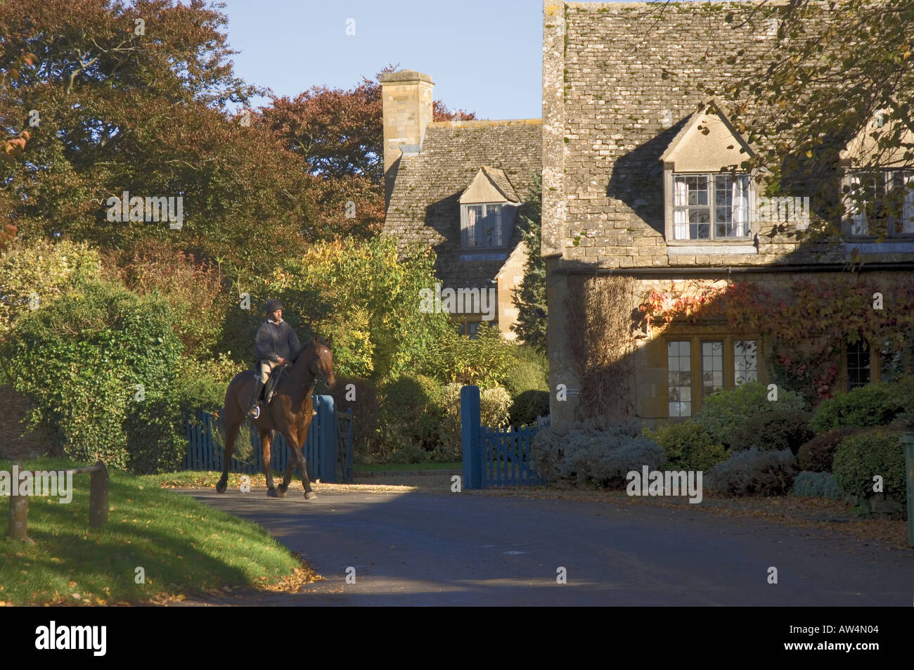 views from the cotswold way footpath as it passes through stanton ...