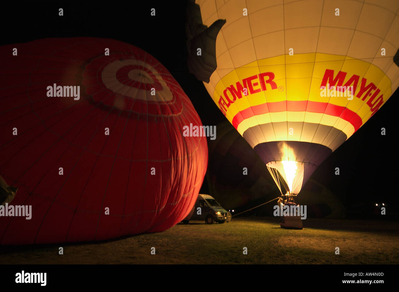 lighting hot air balloon Stock Photo - Alamy