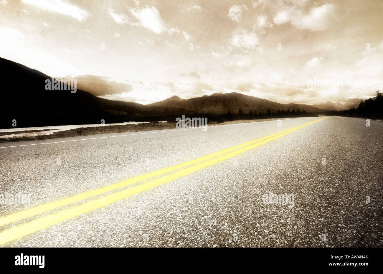 Centerline road hi-res stock photography and images - Alamy