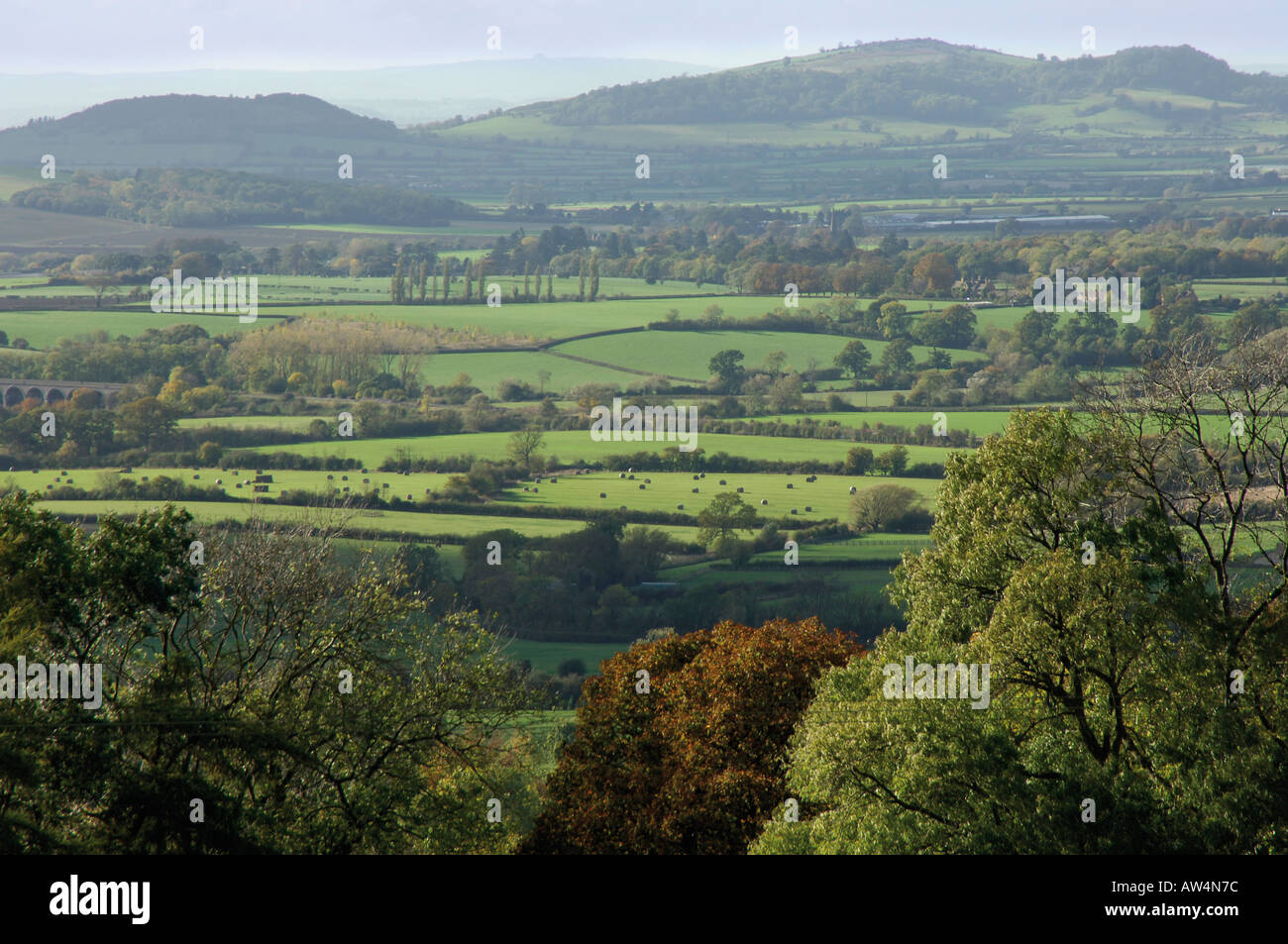 views from the cotswold way footpath as it passes through stanton ...