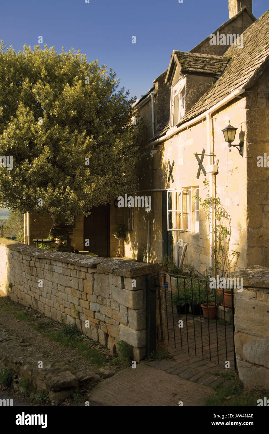 views from the cotswold way footpath as it passes through stanton ...