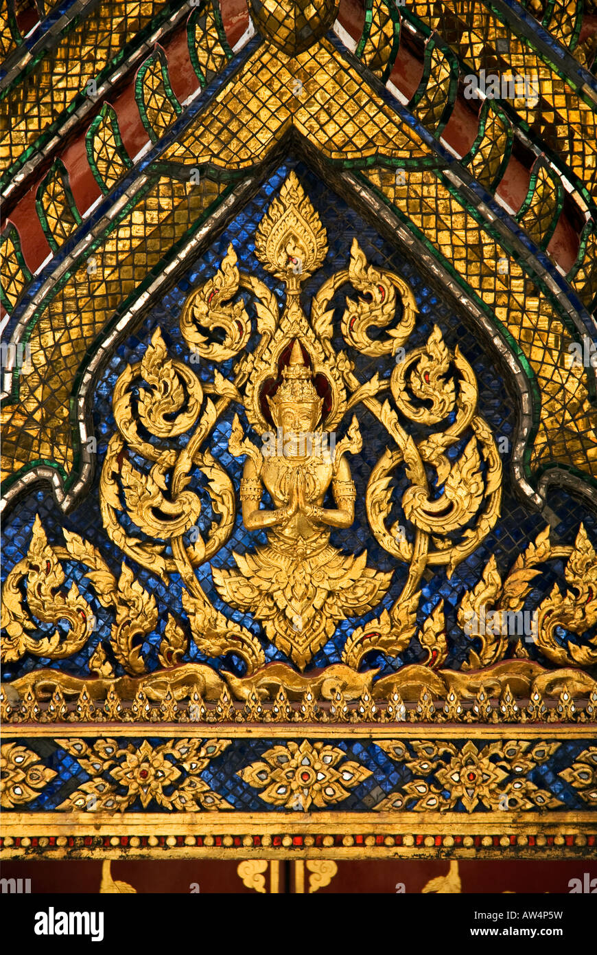 detail of temple in grand palace bangkok thailand Stock Photo - Alamy