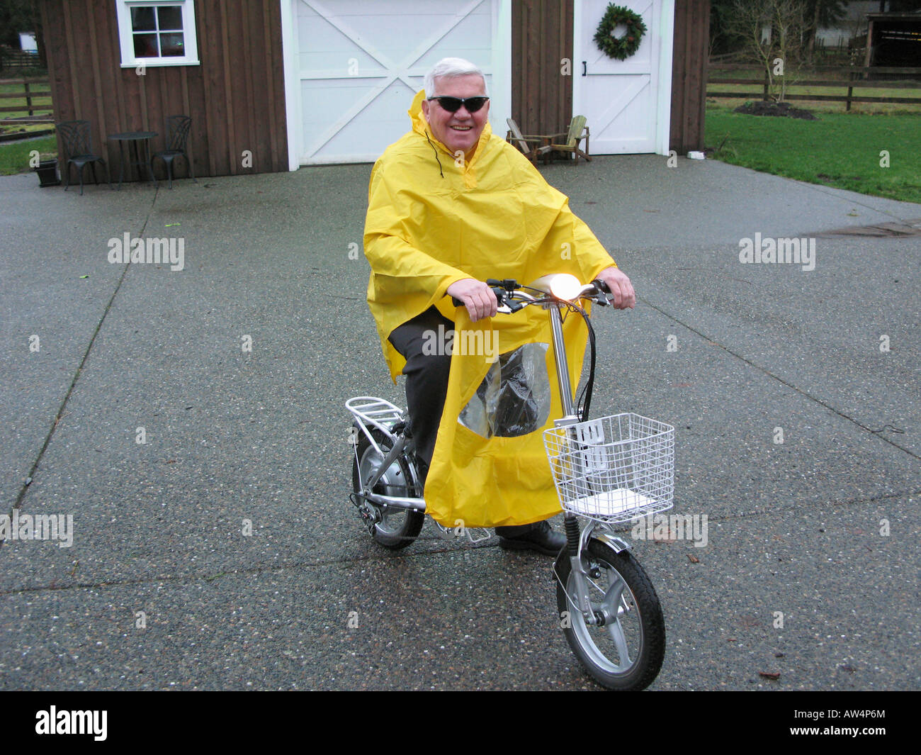 Active senior man bicycle hi-res stock photography and images - Alamy