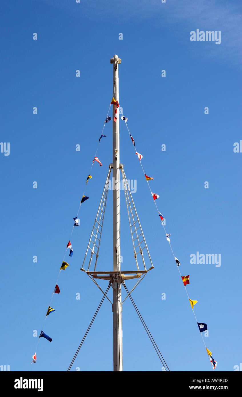 Flutter scaffold hi-res stock photography and images - Alamy