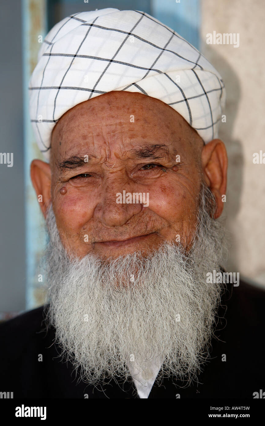 Traditional persian man costume hi-res stock photography and images - Alamy
