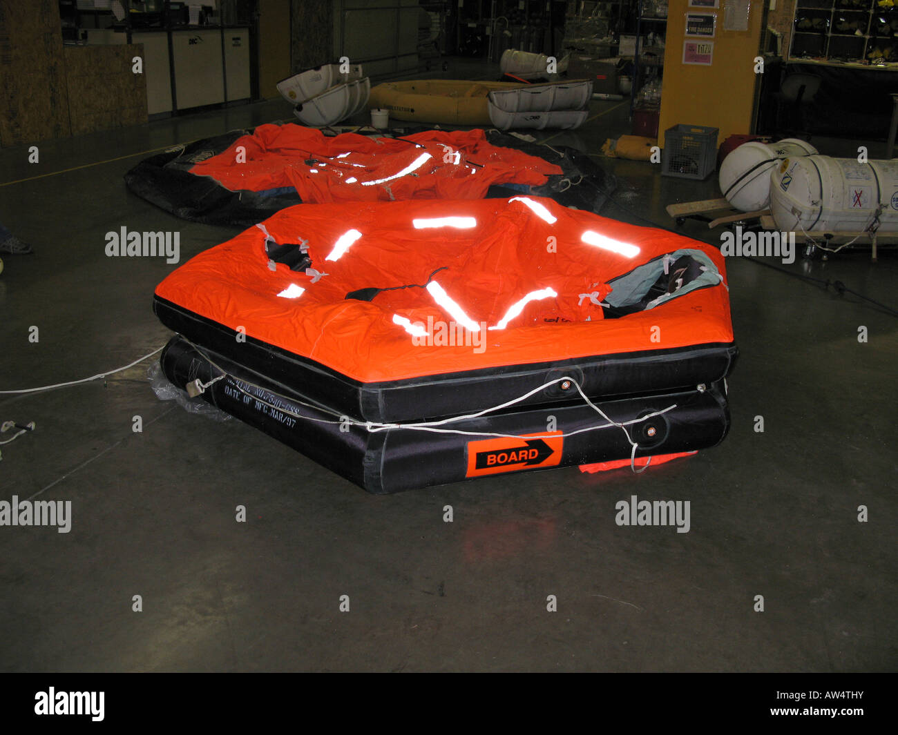 Life raft hi-res stock photography and images - Alamy