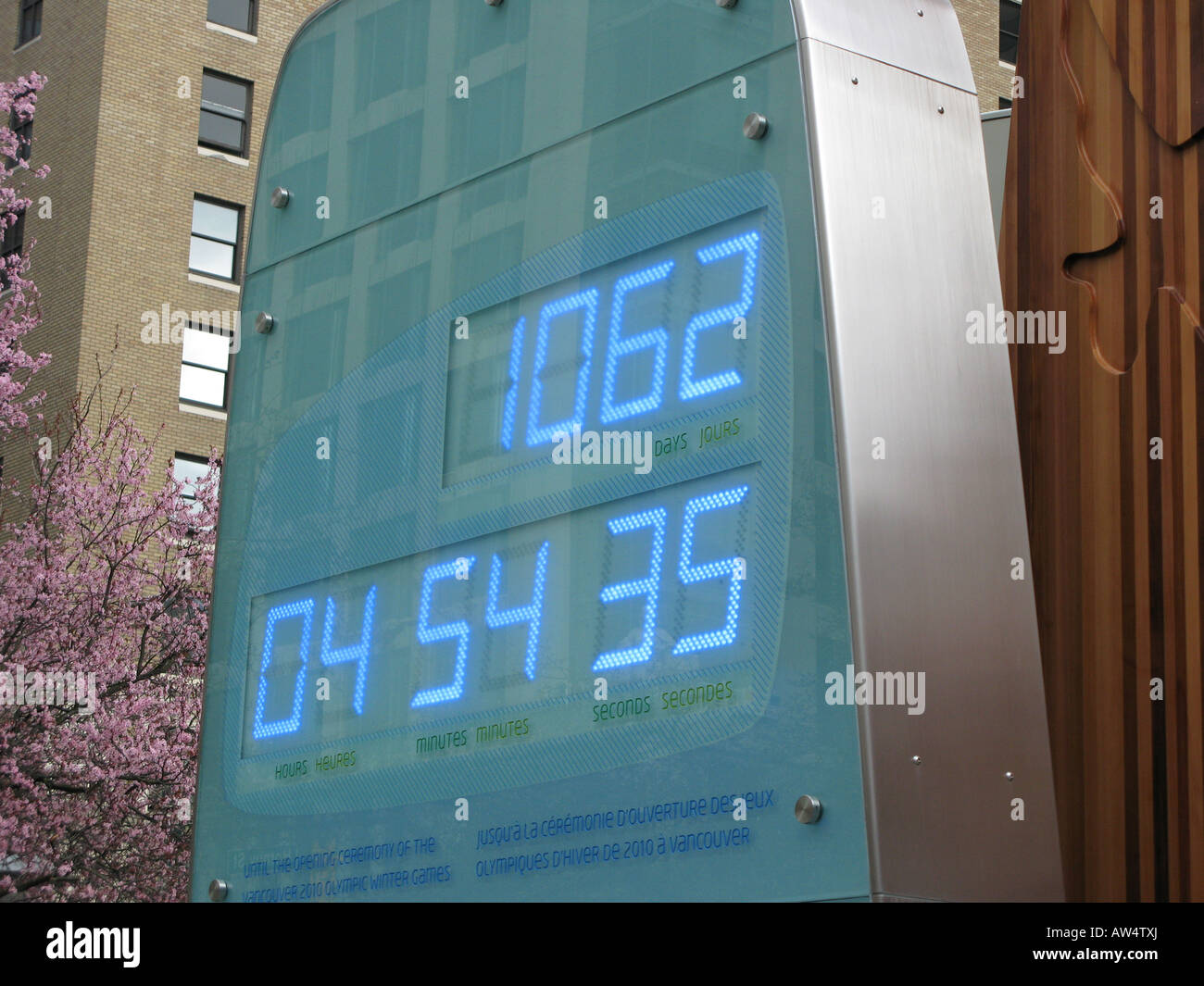 2010 olympic countdown clock hi-res stock photography and images - Alamy