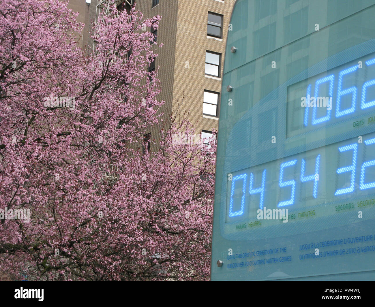 2010 olympic countdown clock hi-res stock photography and images - Alamy