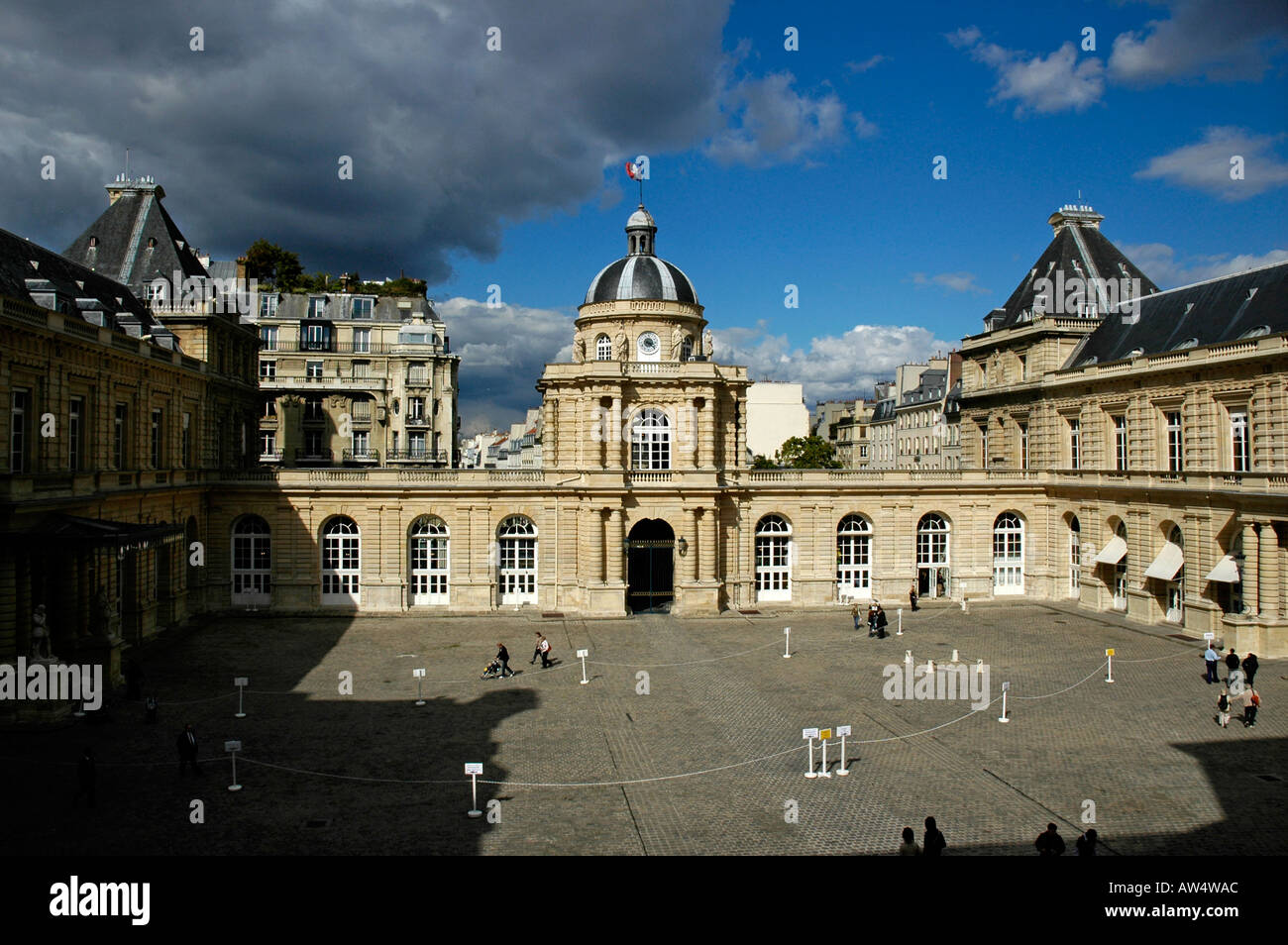 The senat la cour d honneur paris hi-res stock photography and images ...