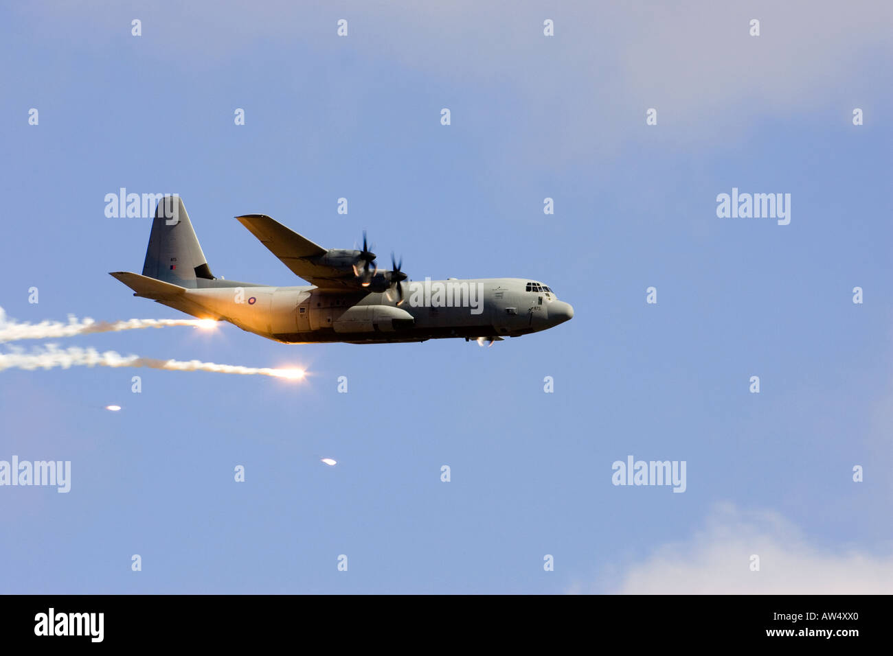 Raf hercules flares hi-res stock photography and images - Alamy