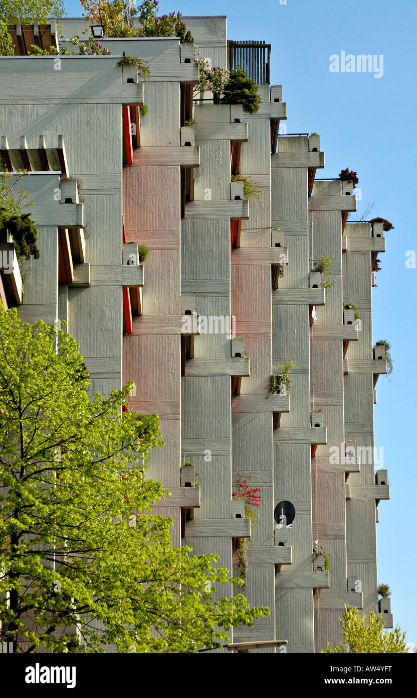 Housing block from the late 70s in Düsseldorf, Germany Stock Photo - Alamy