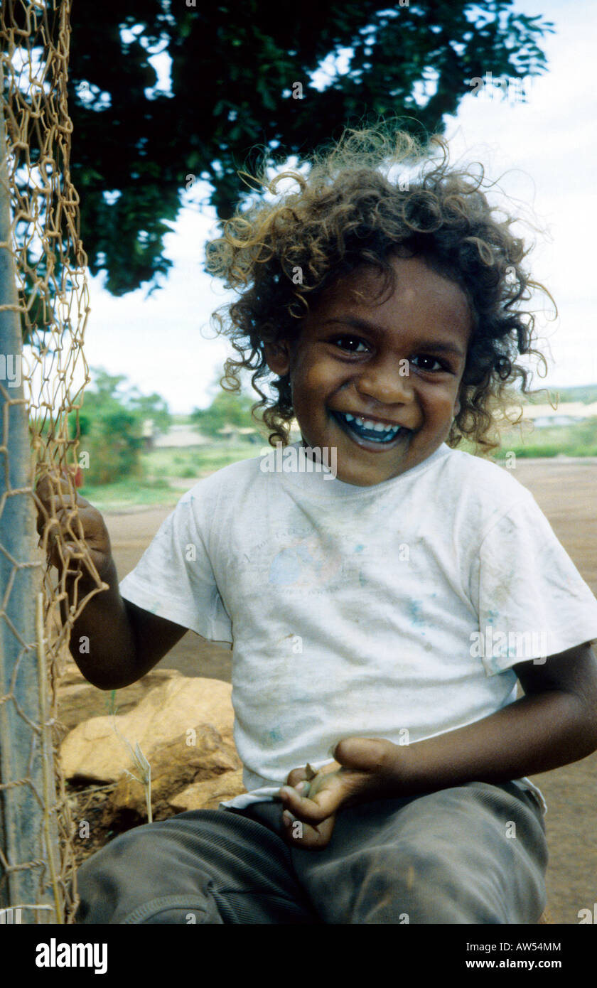 Aborigine girl portrait australia hi-res stock photography and images ...