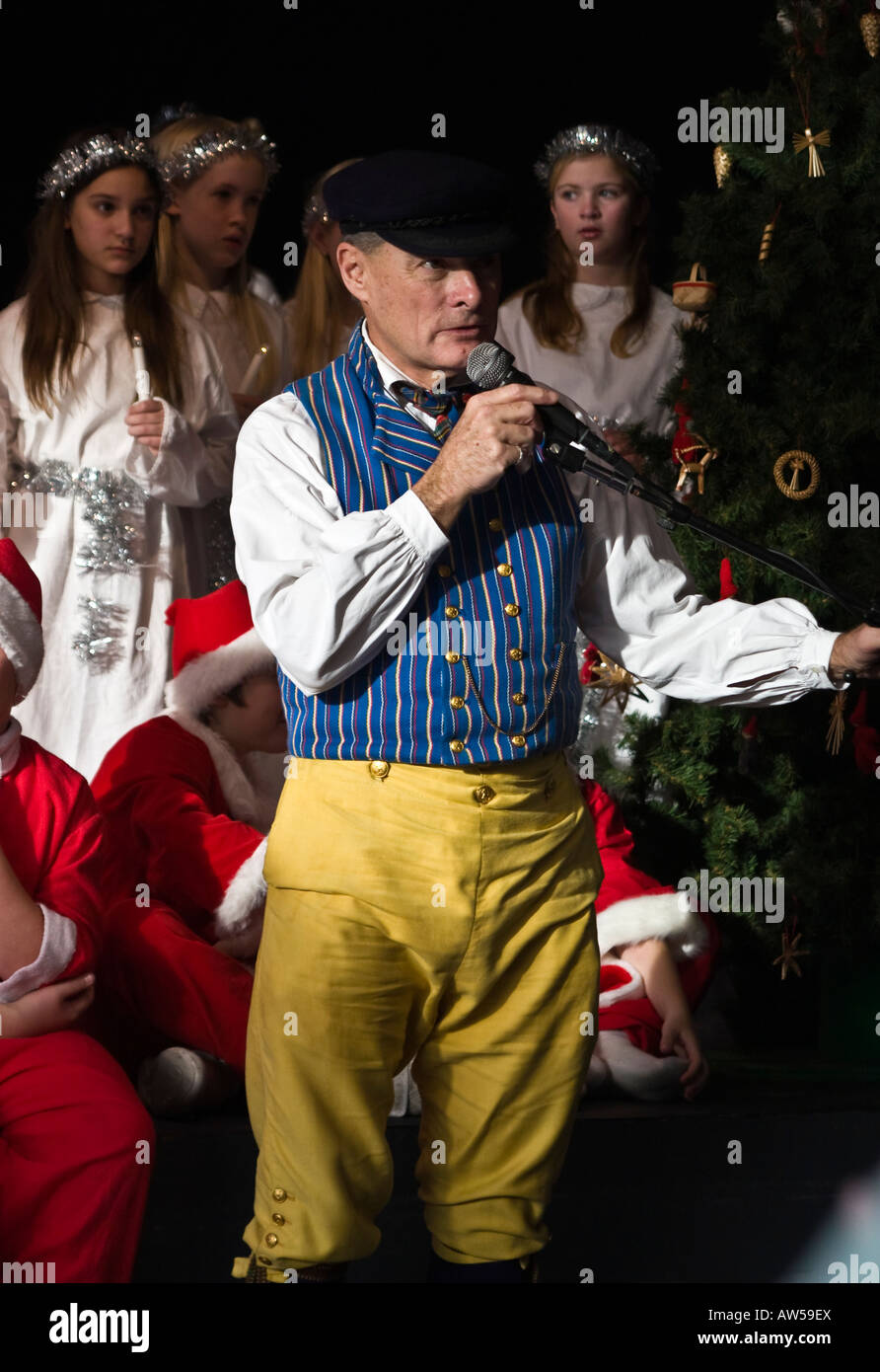 Traditional swedish costume hi-res stock photography and images - Alamy
