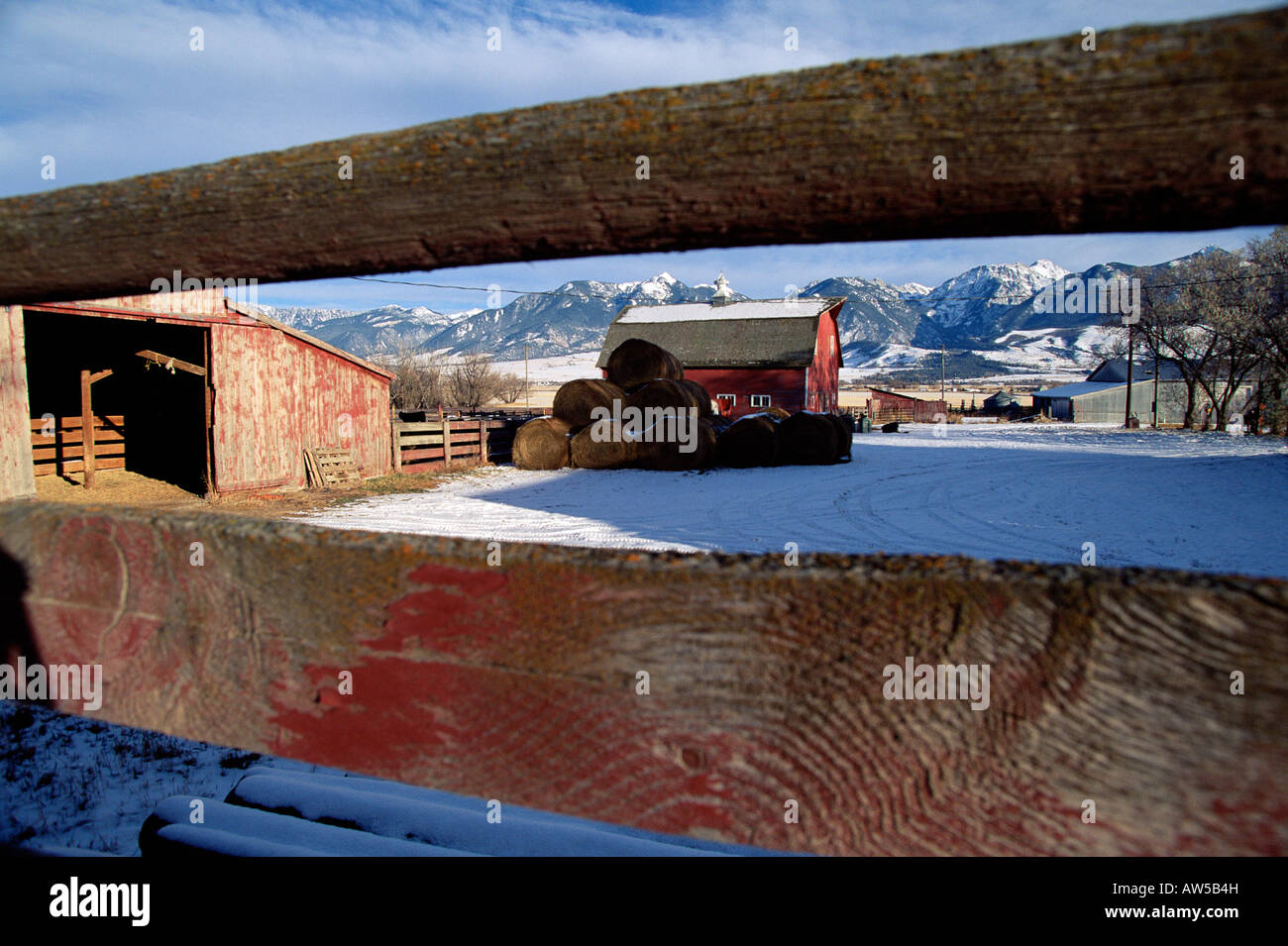 Farm structures Yellowstone River Valley Stock Photo - Alamy