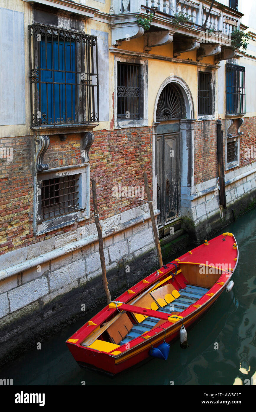 Red boat in Venice, Italy Stock Photo - Alamy