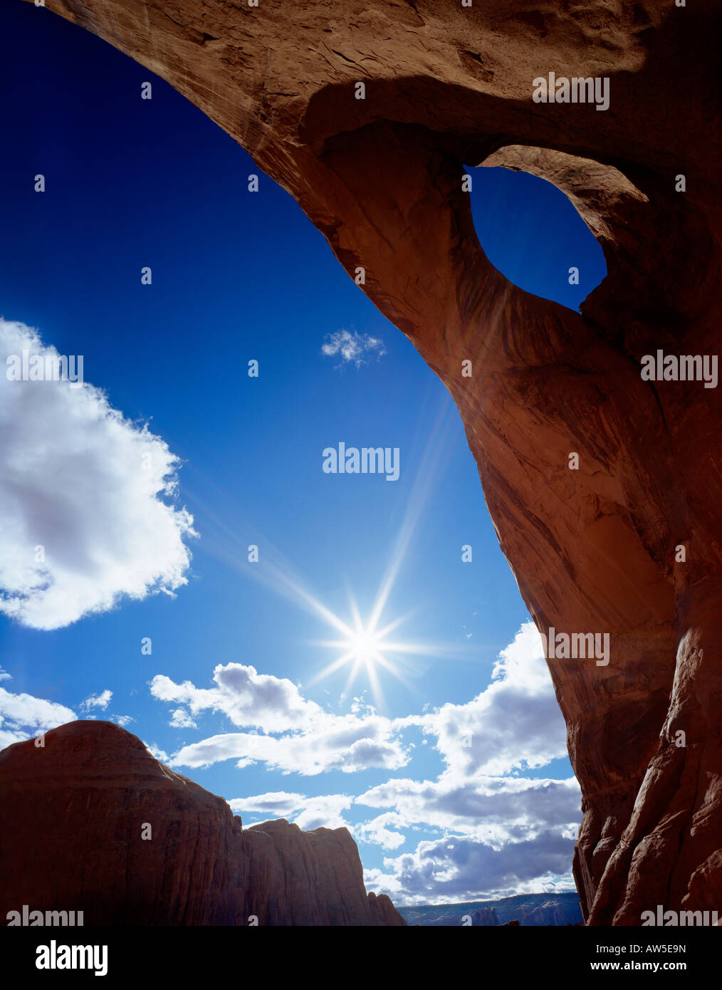 Suns eye monument valley hi-res stock photography and images - Alamy