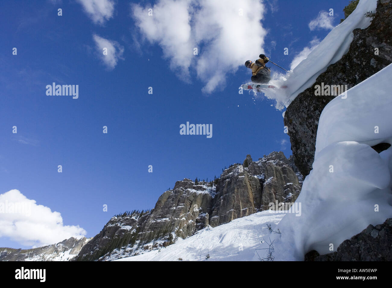 Skiing jumping hi-res stock photography and images - Alamy