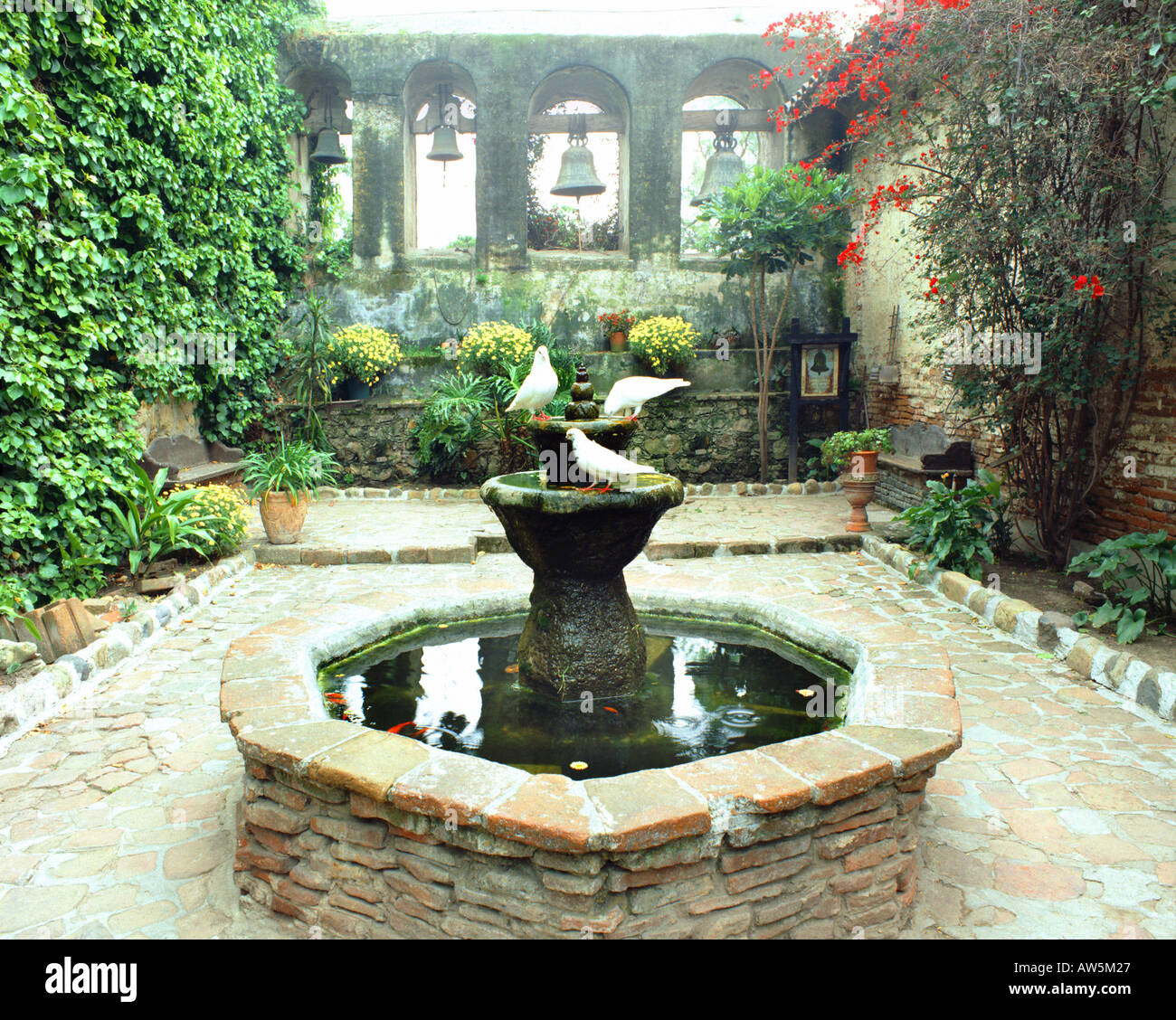USA - CALIFORNIA: The Monastery of San Juan Capistrano Stock Photo - Alamy