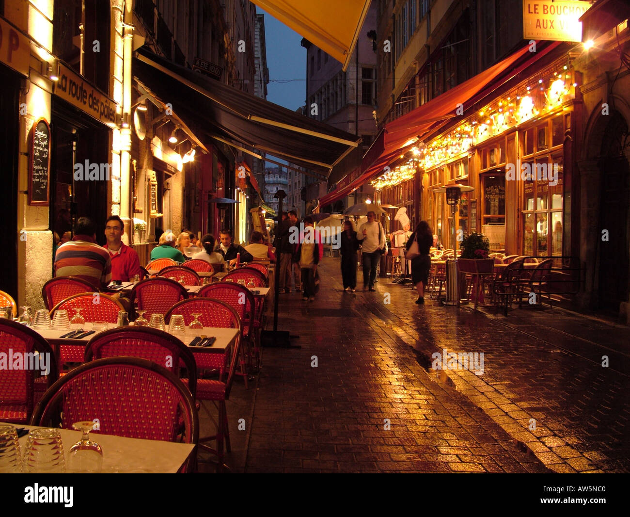 Lyon nightlife hi-res stock photography and images - Alamy