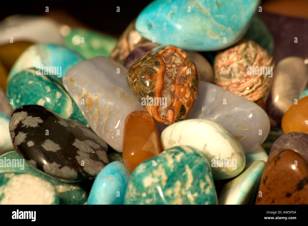 Mixed colour pebbles hi-res stock photography and images - Alamy