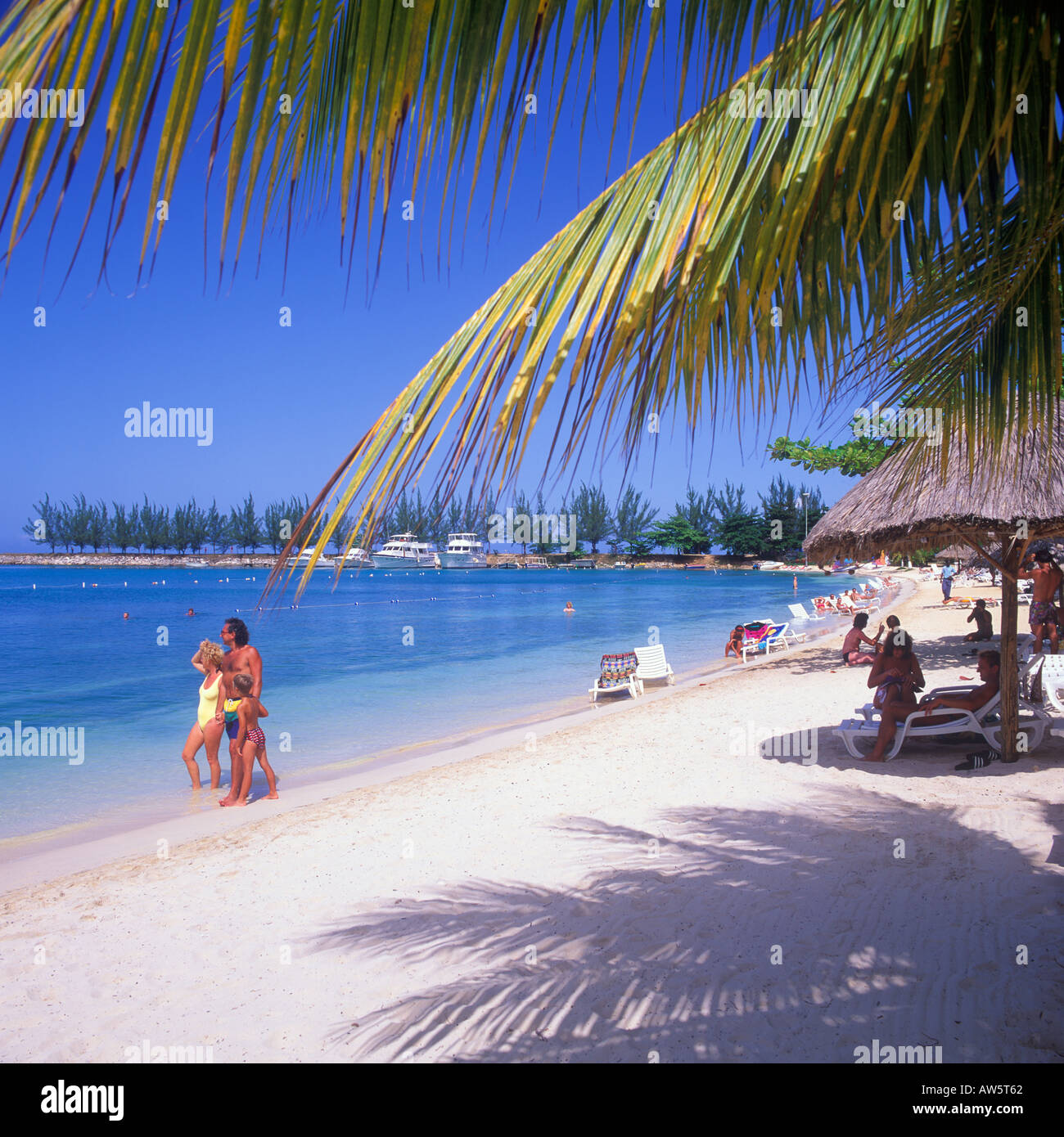 OCHO RIOS BEACH JAMAICA Stock Photo - Alamy