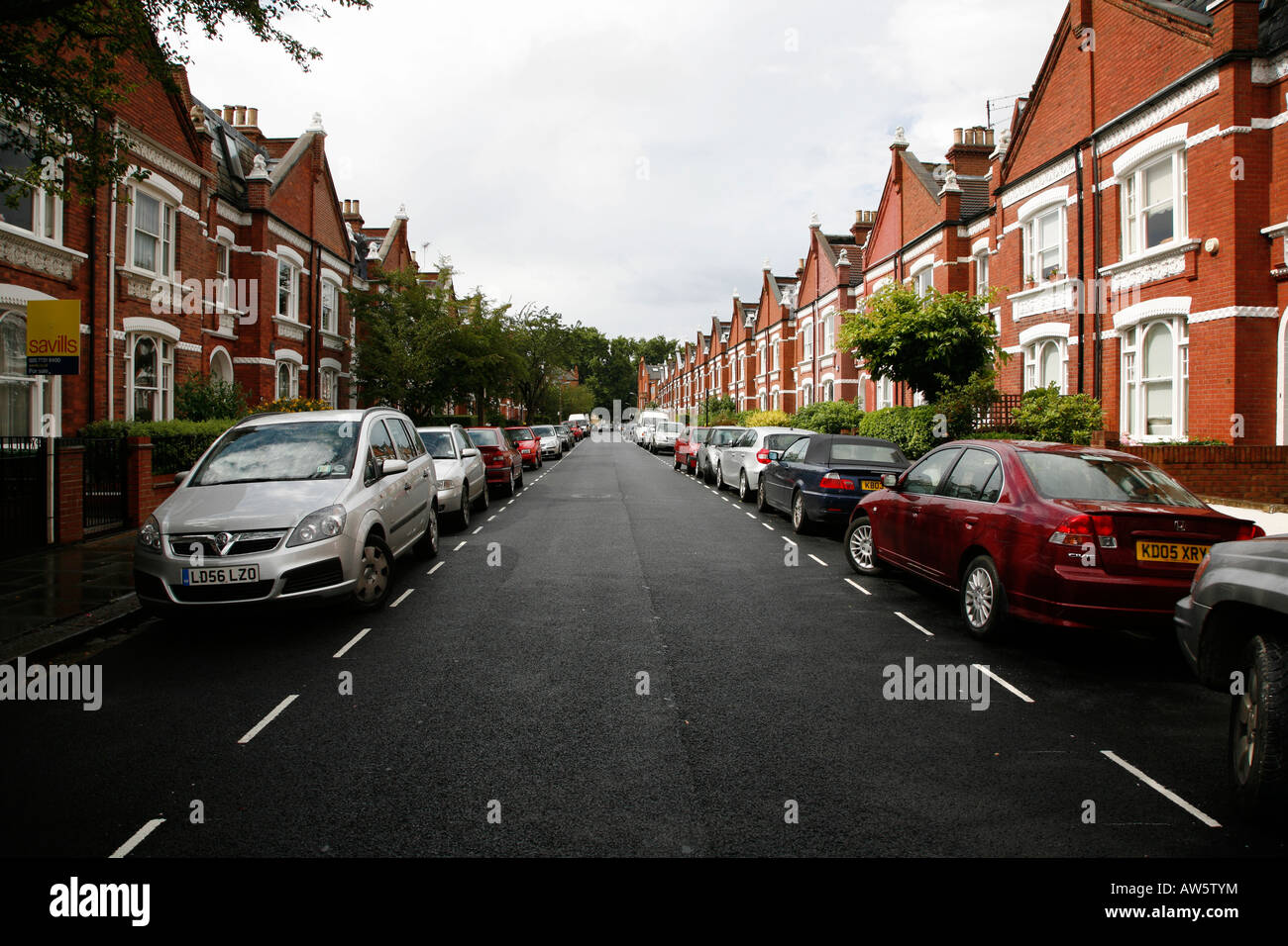 Semi house fulham london hi-res stock photography and images - Alamy