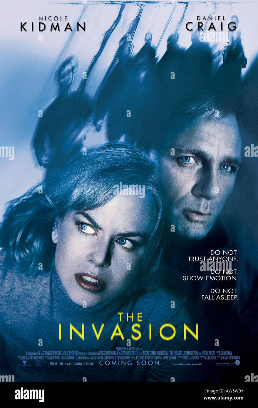 The invasion daniel craig hi-res stock photography and images - Alamy