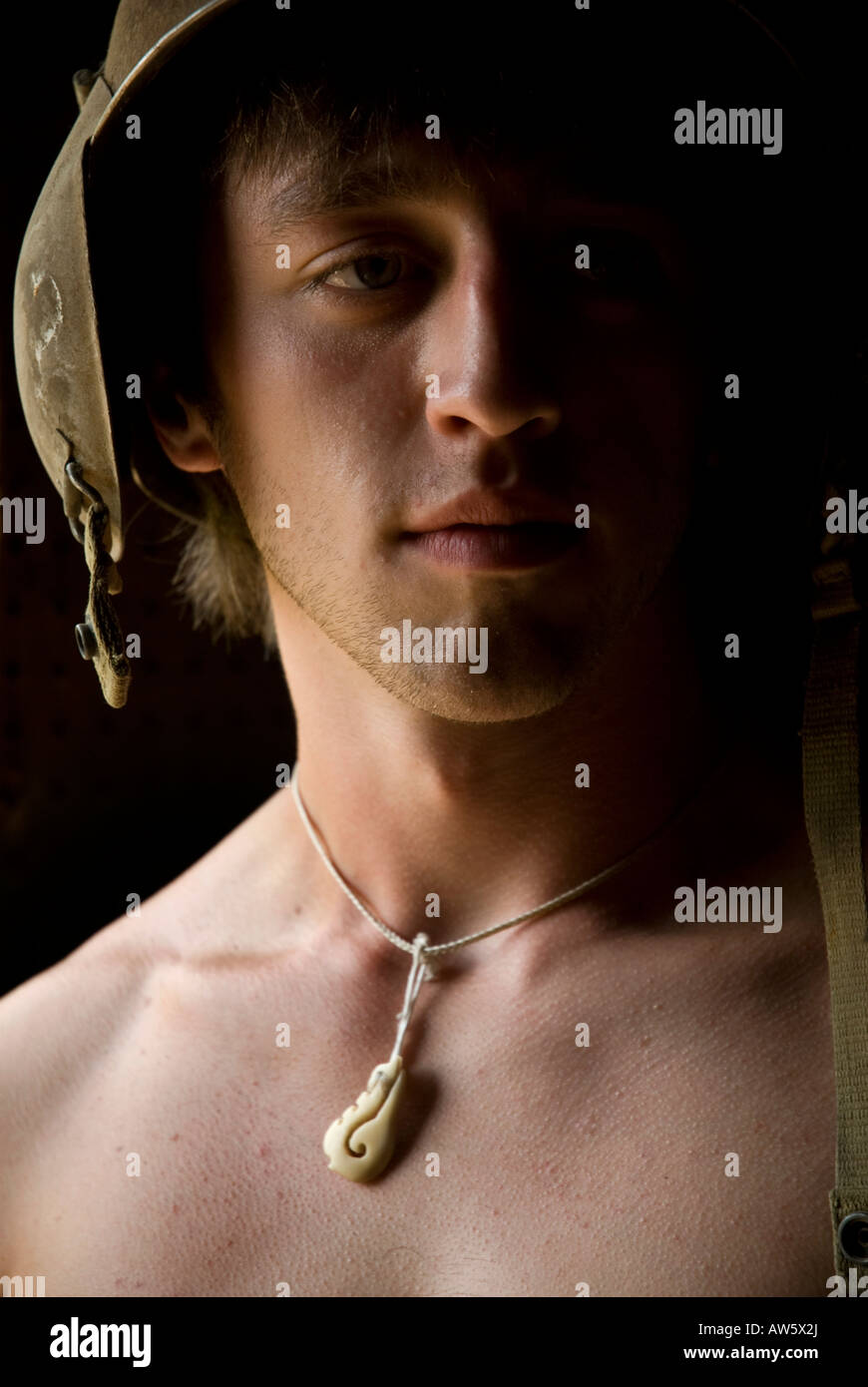 Army helmet hi-res stock photography and images - Alamy