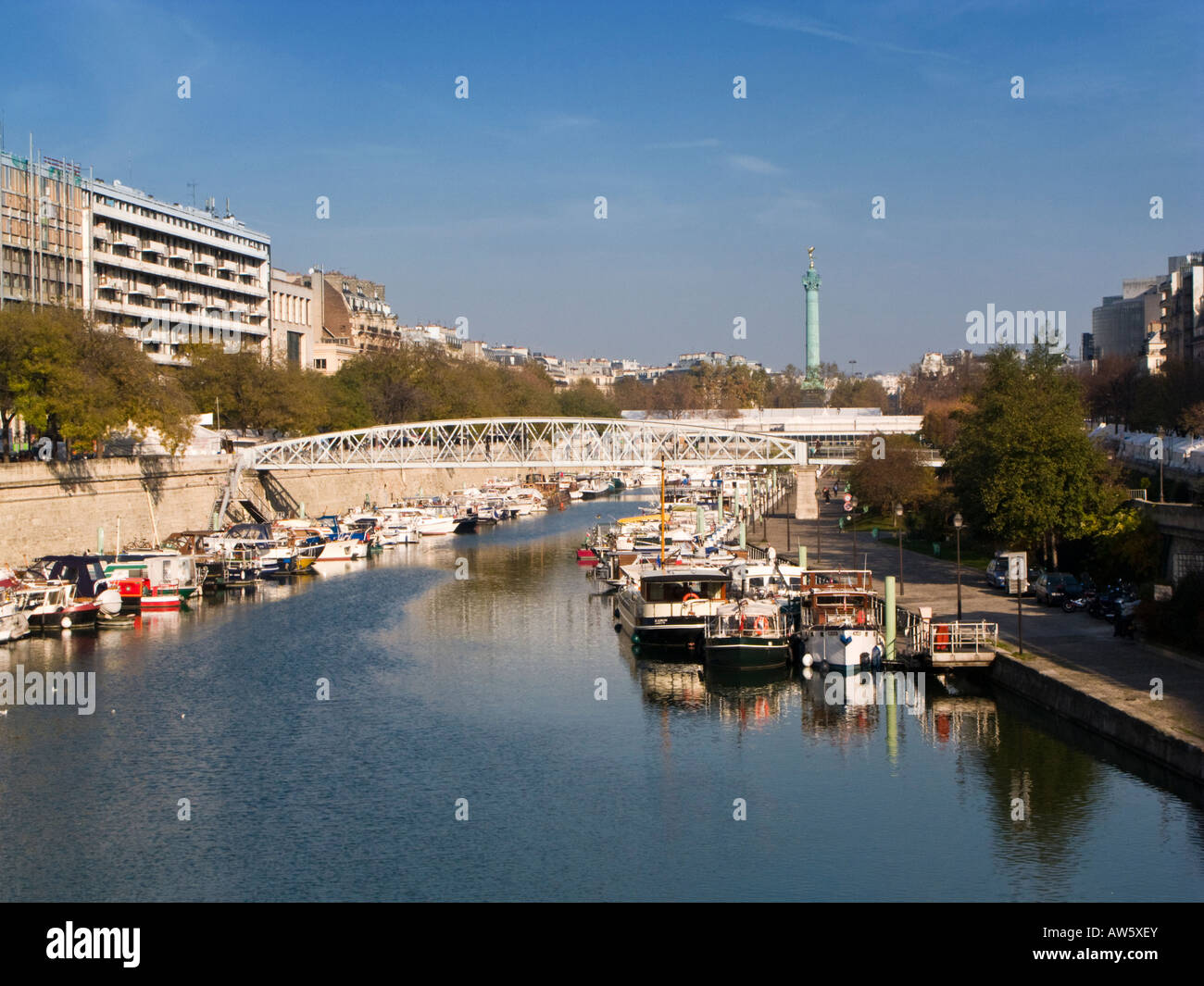 Pasarrelle du port de plaisance hi-res stock photography and images - Alamy