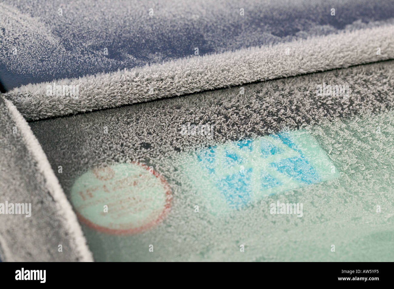 Ice crystals on windscreen hi-res stock photography and images - Alamy