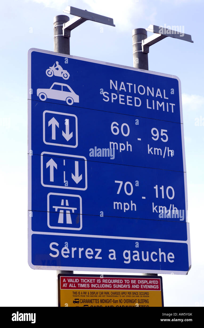 Drive on left sign english hi-res stock photography and images - Alamy