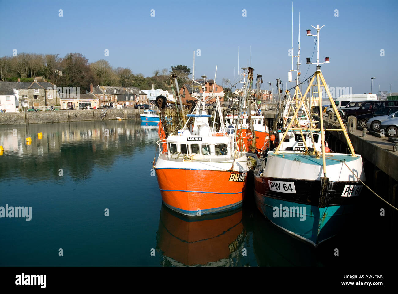 Fishing boats at padstow harbour cornwal Stock Photo - Alamy