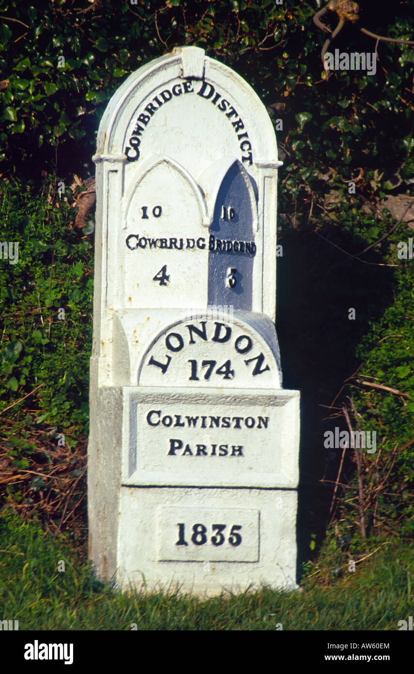 Cast iron mile stone hi-res stock photography and images - Alamy