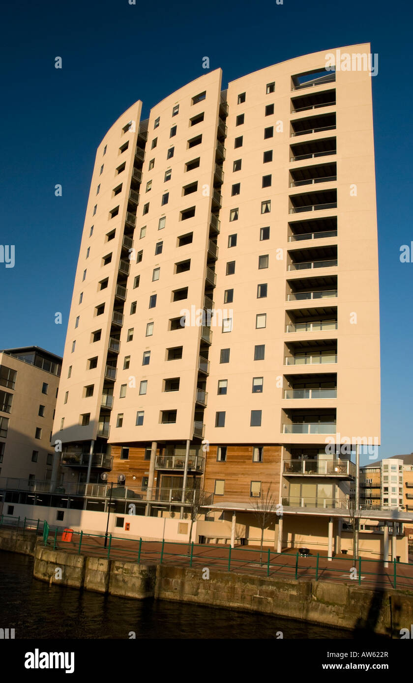 new apartment flats in cardiff bay wales Stock Photo - Alamy