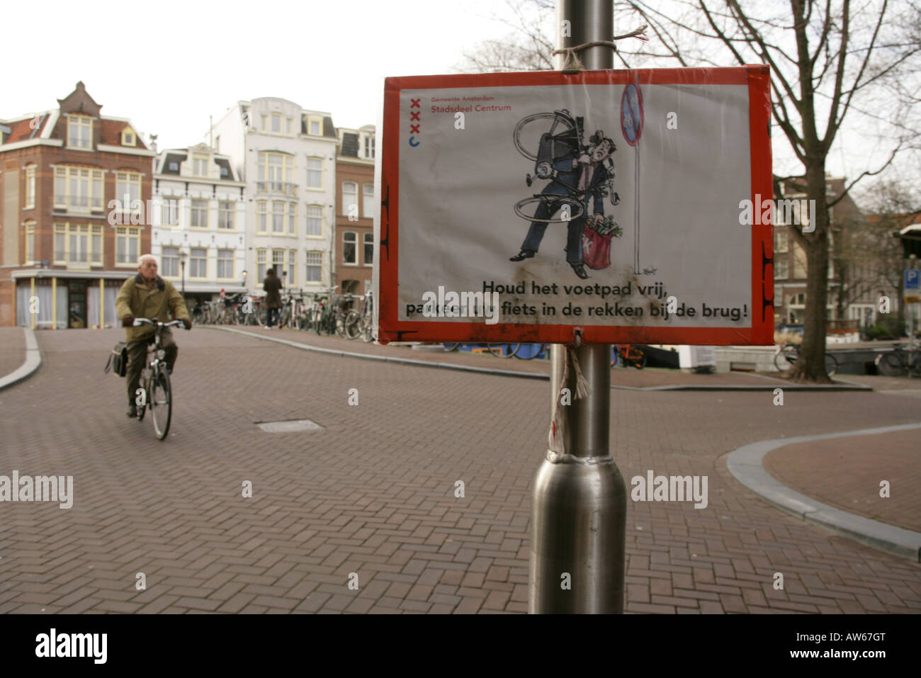 Traffic sign no parking cycle hi-res stock photography and images - Alamy