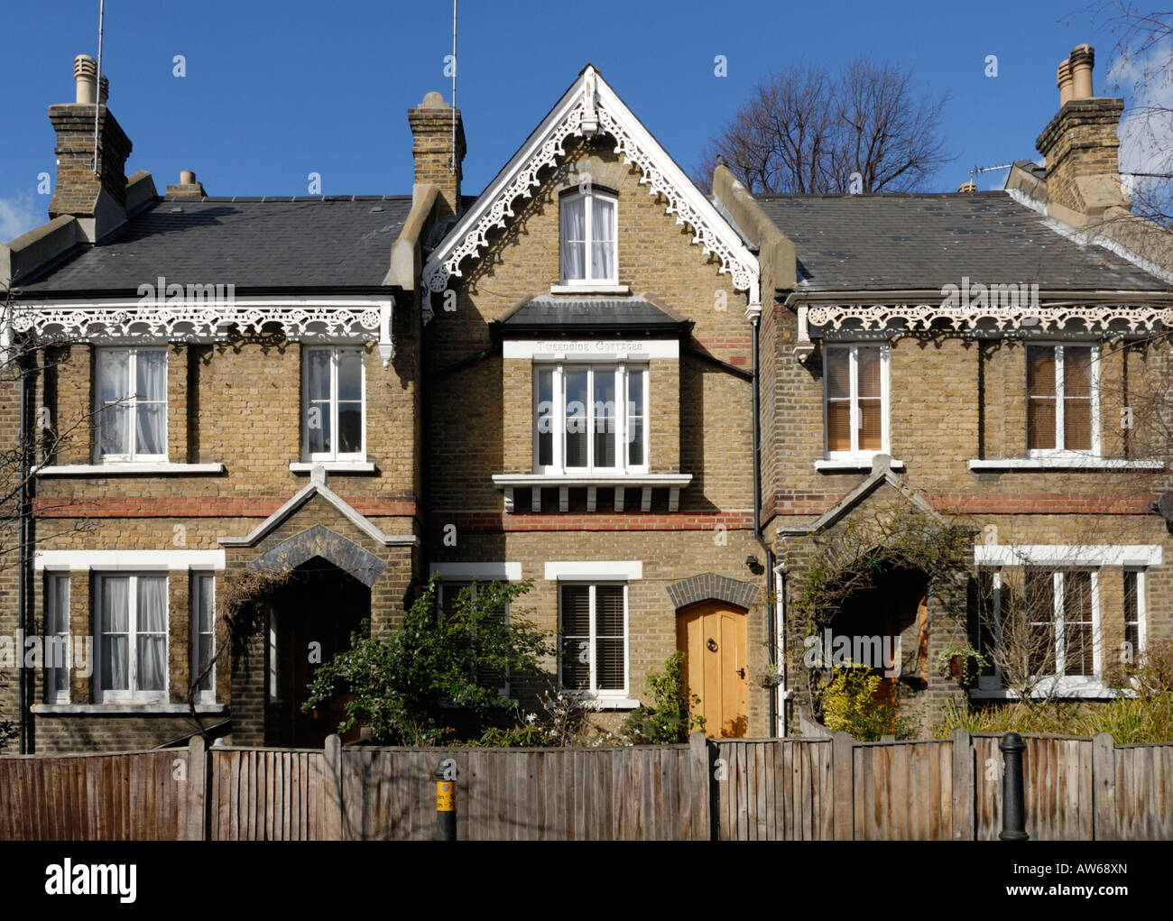 Terrace of three Victorian cottages in Roehampton Stock Photo - Alamy