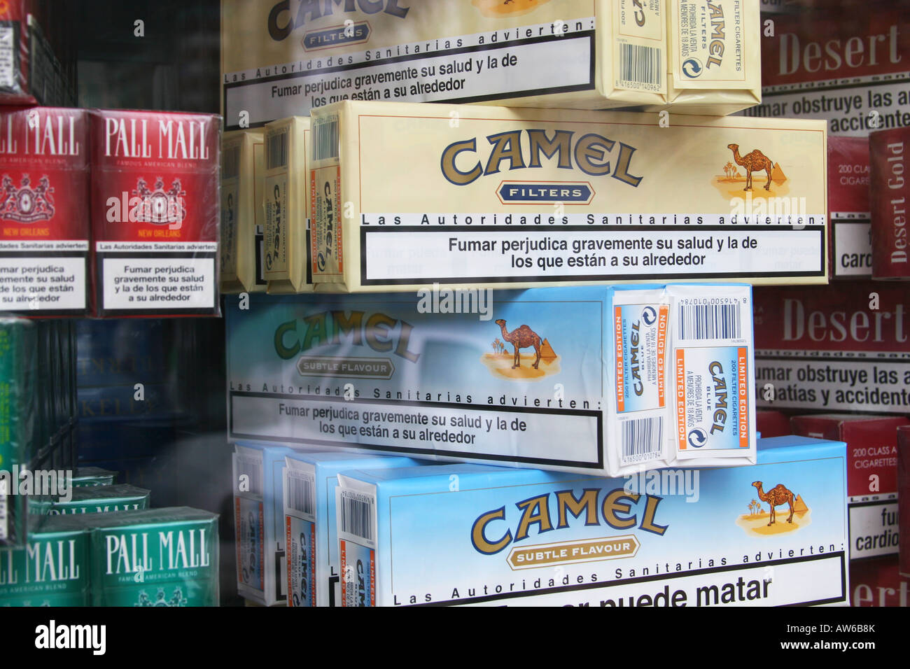 Cigarette cartons hi-res stock photography and images - Alamy