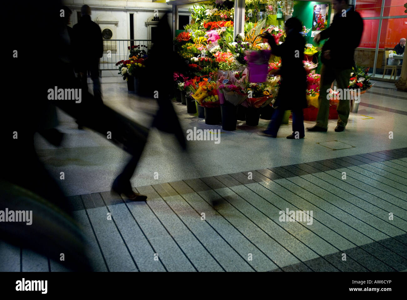 Station flower stall Stock Photo - Alamy