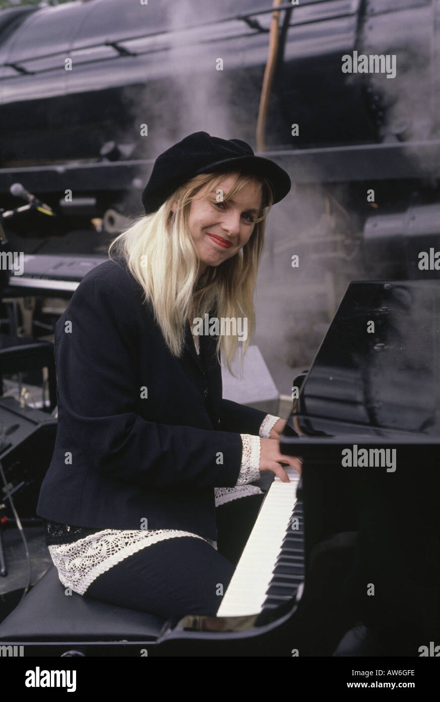 Sam Brown Stock Photos & Sam Brown Stock Images - Alamy