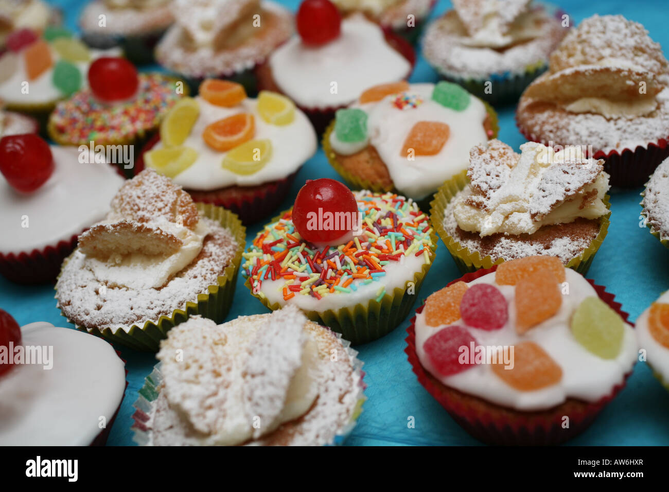 Messy cupcakes hi-res stock photography and images - Alamy