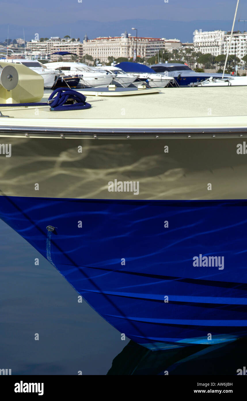The prow of a boat Stock Photo - Alamy