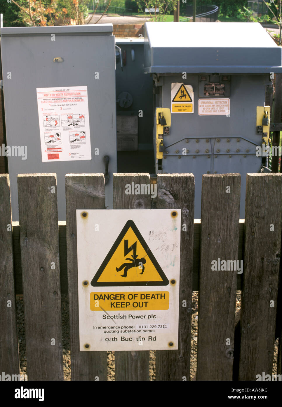 Danger of death sign at an electricity sub station Stock Photo - Alamy