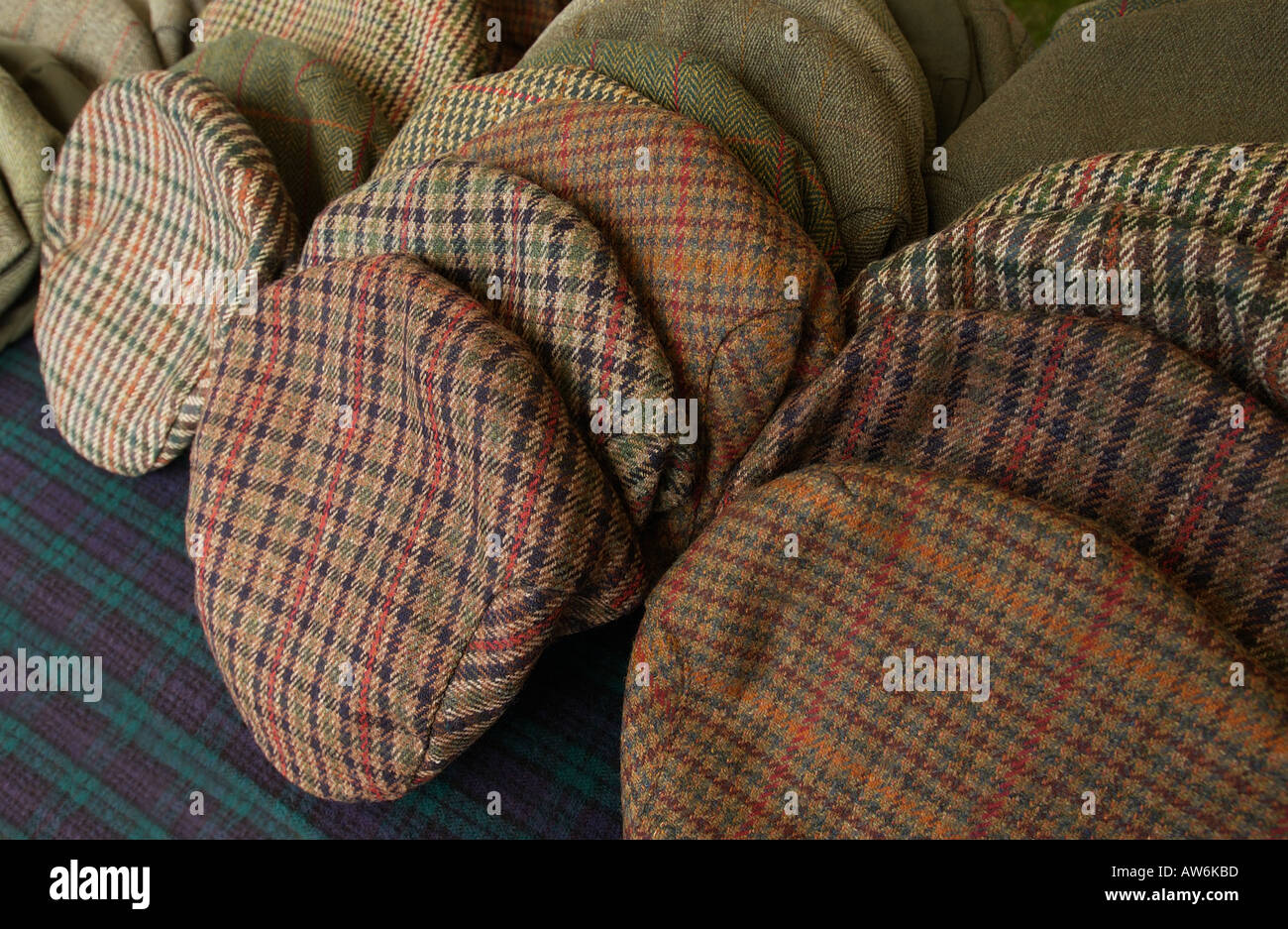 Cloth caps hi-res stock photography and images - Alamy