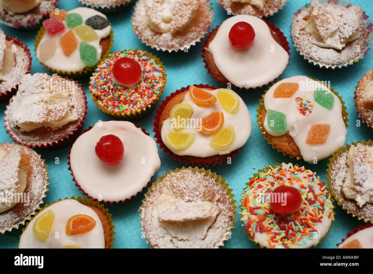 lots of yummy fairy cakes Stock Photo - Alamy