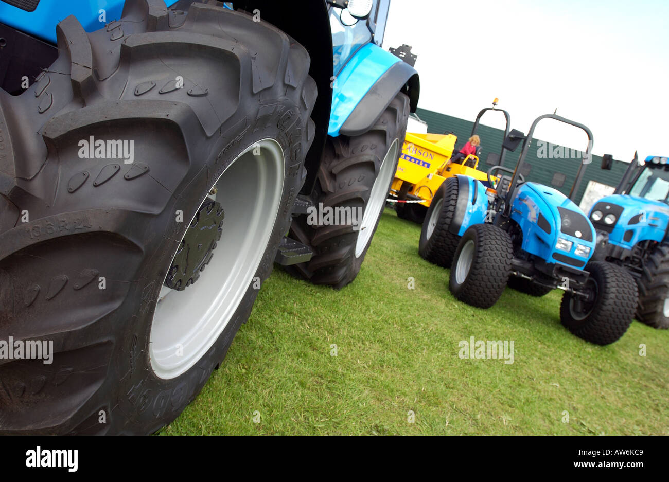 Heavy duty tractors hi-res stock photography and images - Alamy