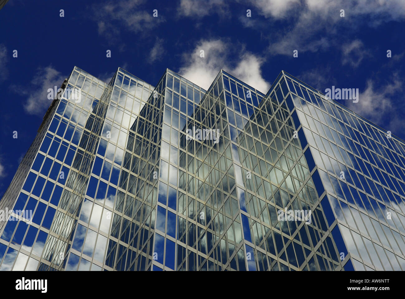 Mirror building hi-res stock photography and images - Alamy