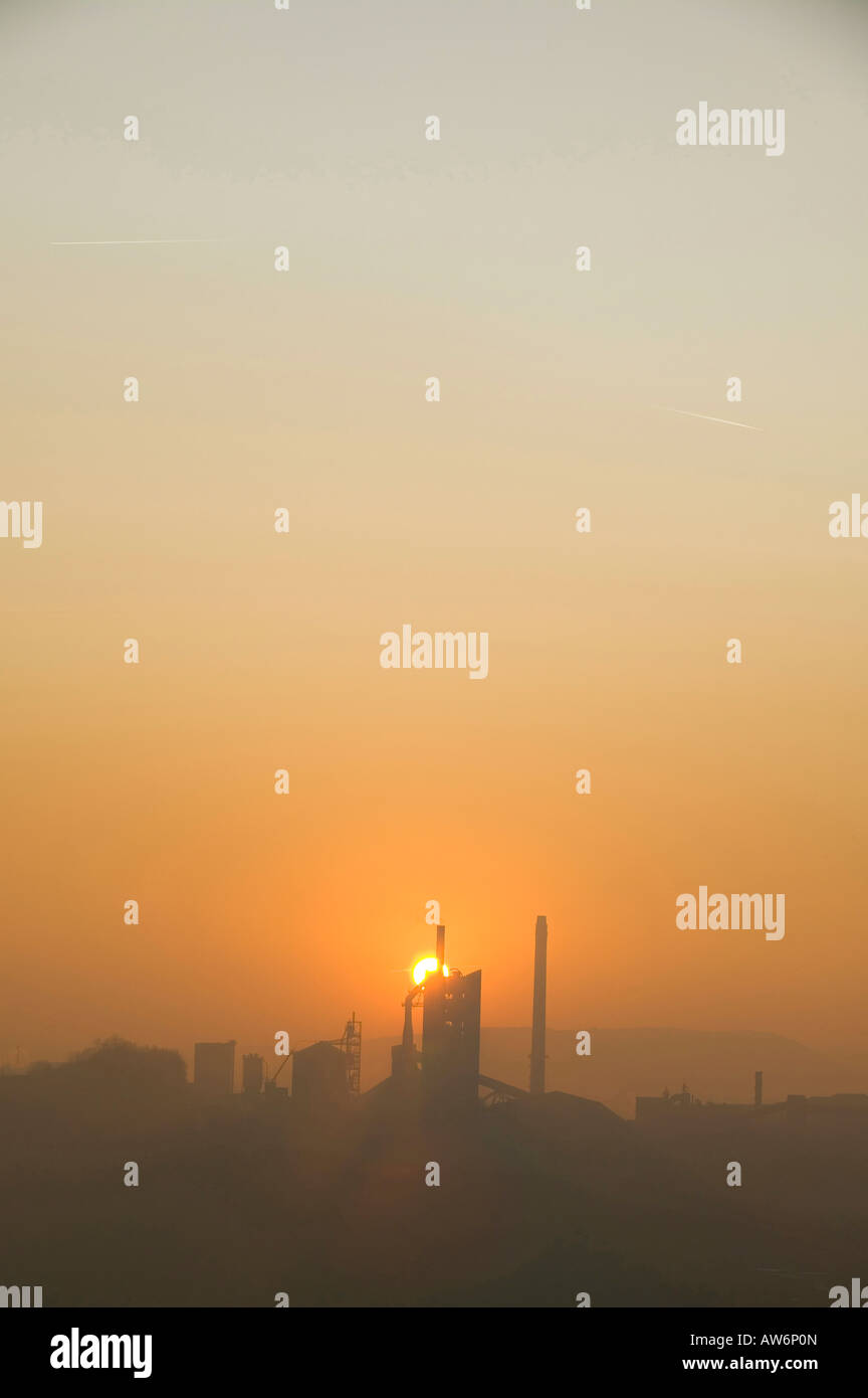 Castle Cement Quarry and air pollution in Clitheroe Lancashire UK ...
