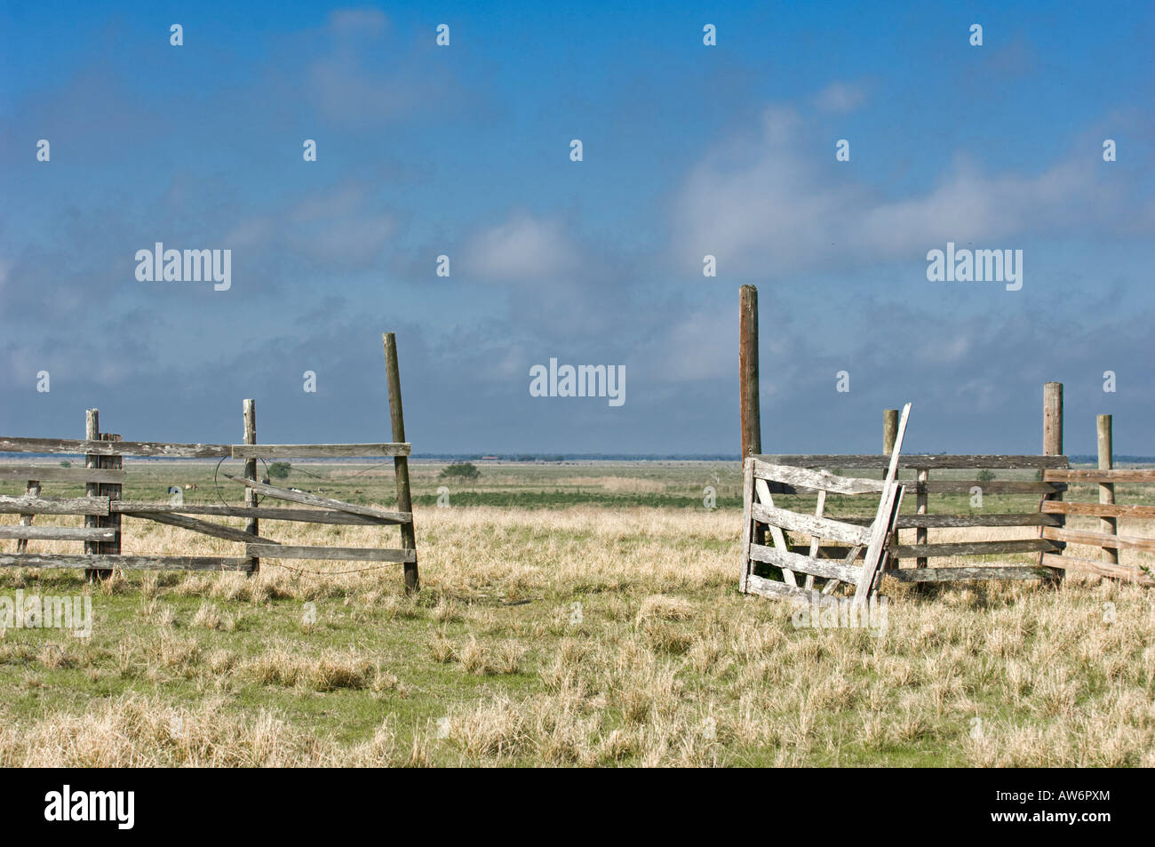 Old post corral hi-res stock photography and images - Alamy